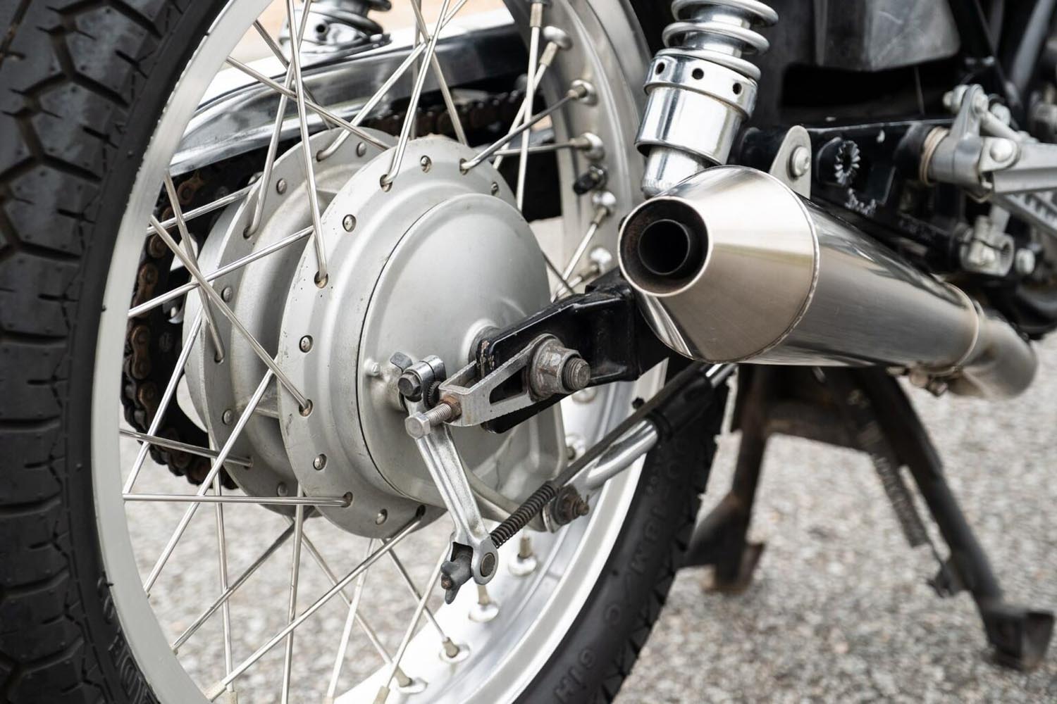 Honda GB400 TT Custom- Chiếc Cafe Racer Cổ Điển | BornToRide